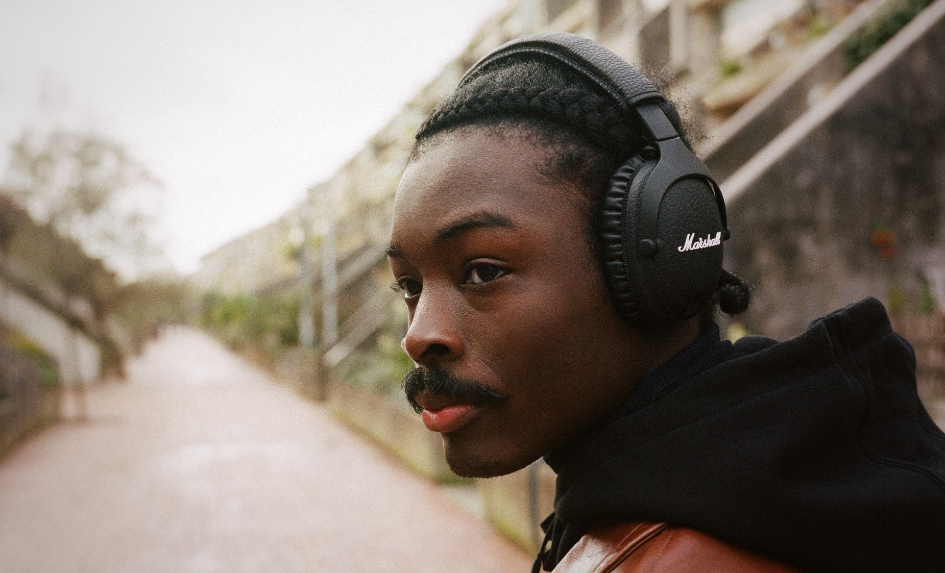 These over-ear noise cancellers are arguably the best headphones ...