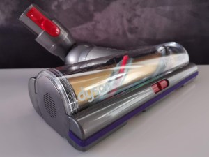 Solid gold cleaning machine: Dyson V11 Absolute cordless vacuum cleaner ...