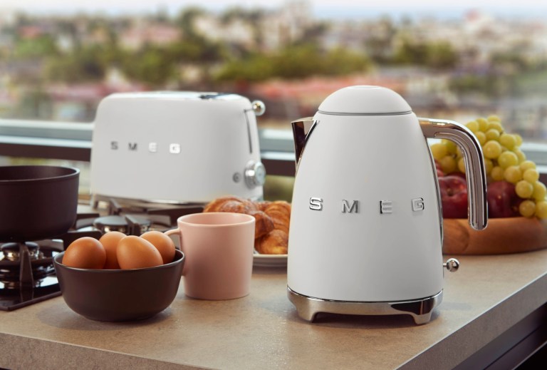 SMEG serves up style with new matte finish retro-style kettle and ...