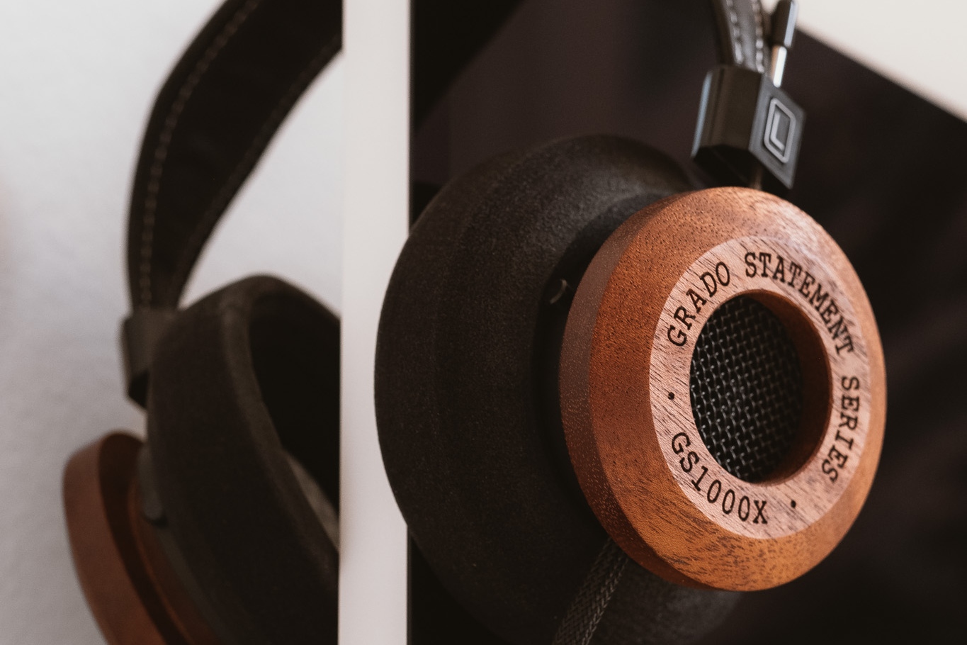King rockers: Grado debuts Statement X wooden headphones with next ...