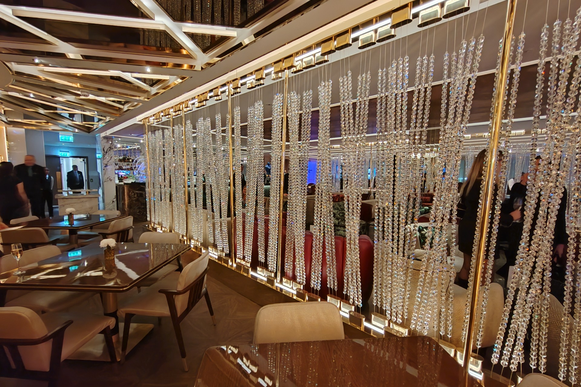 Review: Metropolitan Casino Mayfair is London’s hip new entertainment ...