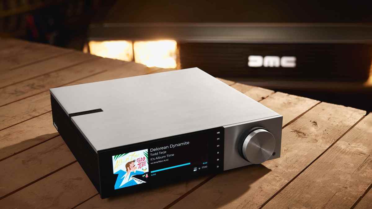 Cambridge Audio hits 88 mph with DeLorean special edition Evo 150 Hi-Fi ...