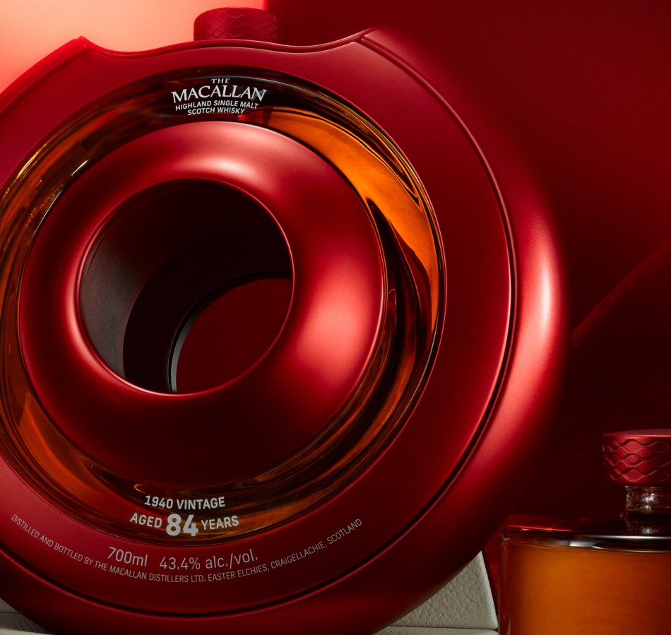 By invitation only: Stunning dual chamber whisky set features The ...