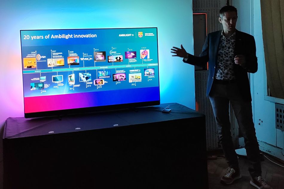 Philips flagship OLED+959 OLED TV offers the ultimate in immersive ...