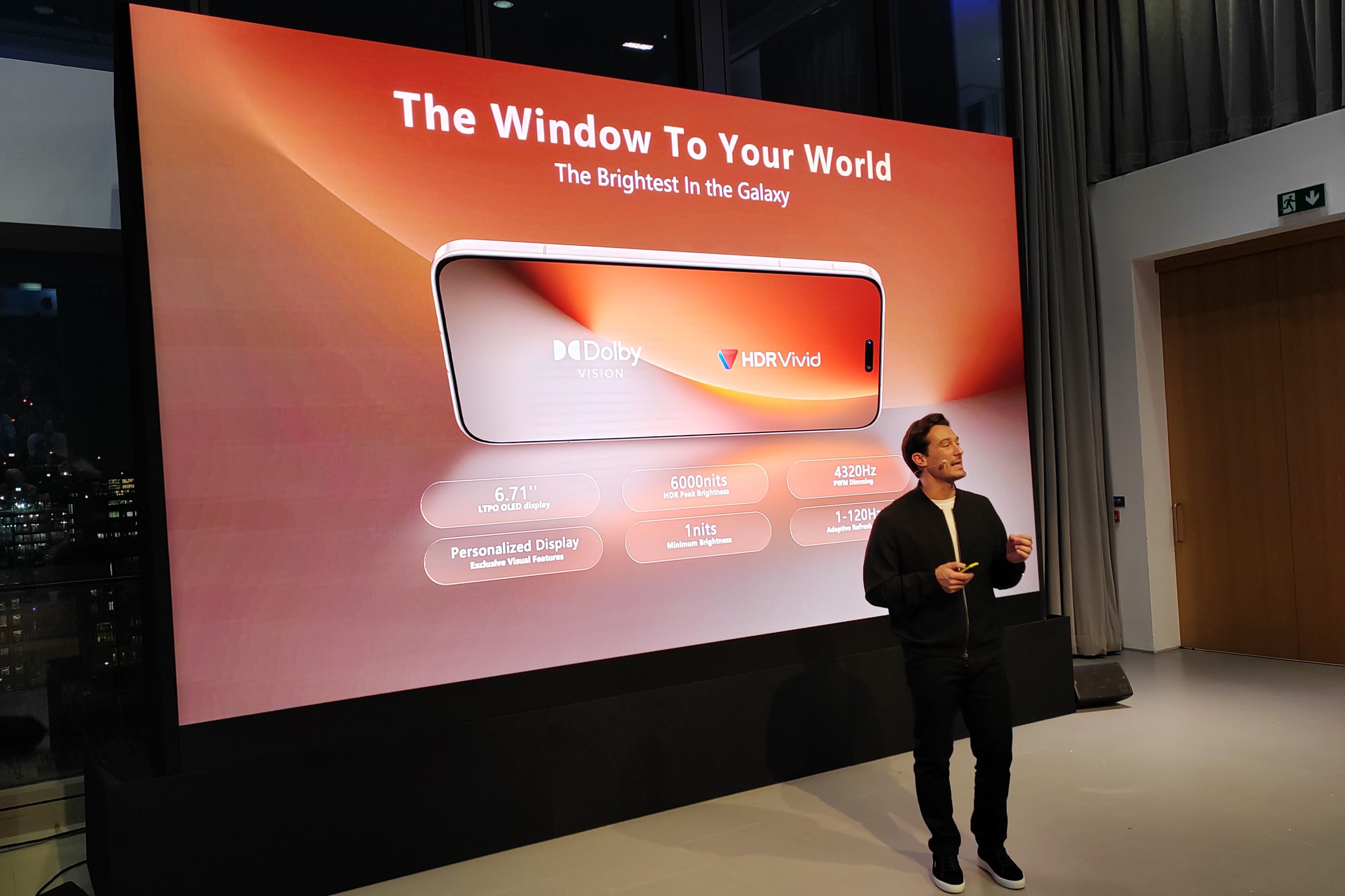 Honor Magic8 Pro smartphone impresses with AI SuperNight camera at ...