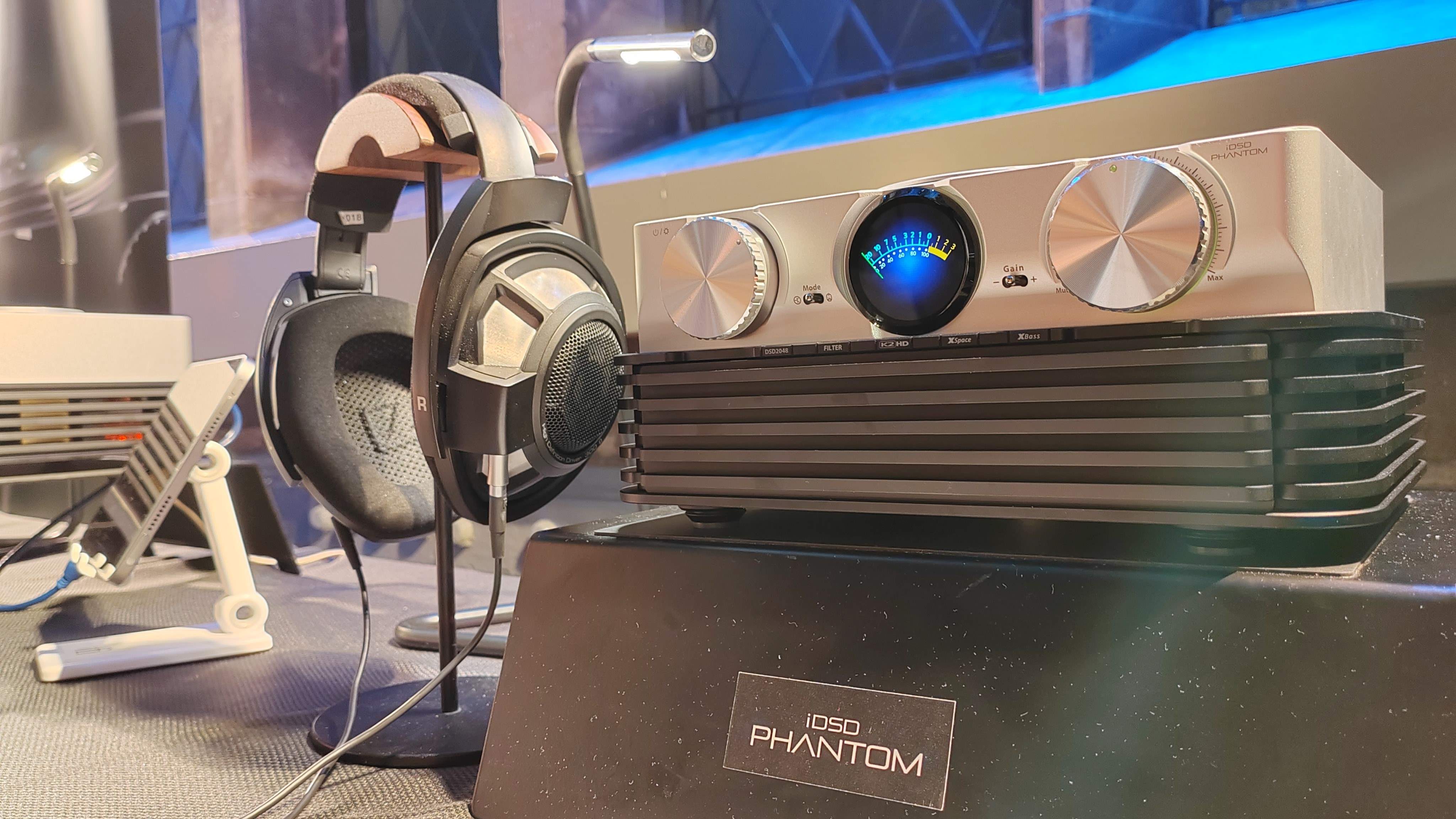 iFi iDSD Phantom first review: flagship streaming headphone amp brings ...