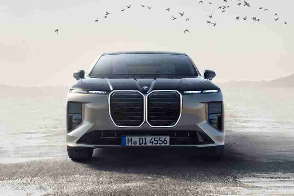Bowers & Wilkins and Dolby Atmos transform BMW 7 Series with Diamond ...